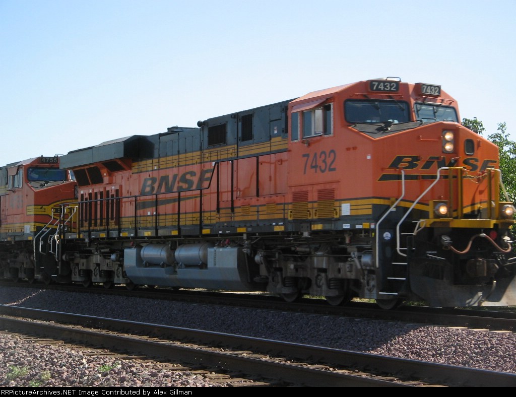 BNSF 7432 West